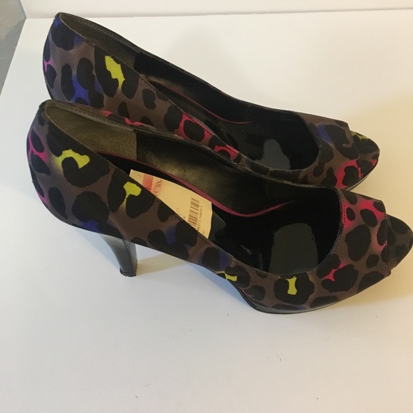 Nine West | Shoes | Nine West Danee Neon Leopard Print Peep Toe Heels ...